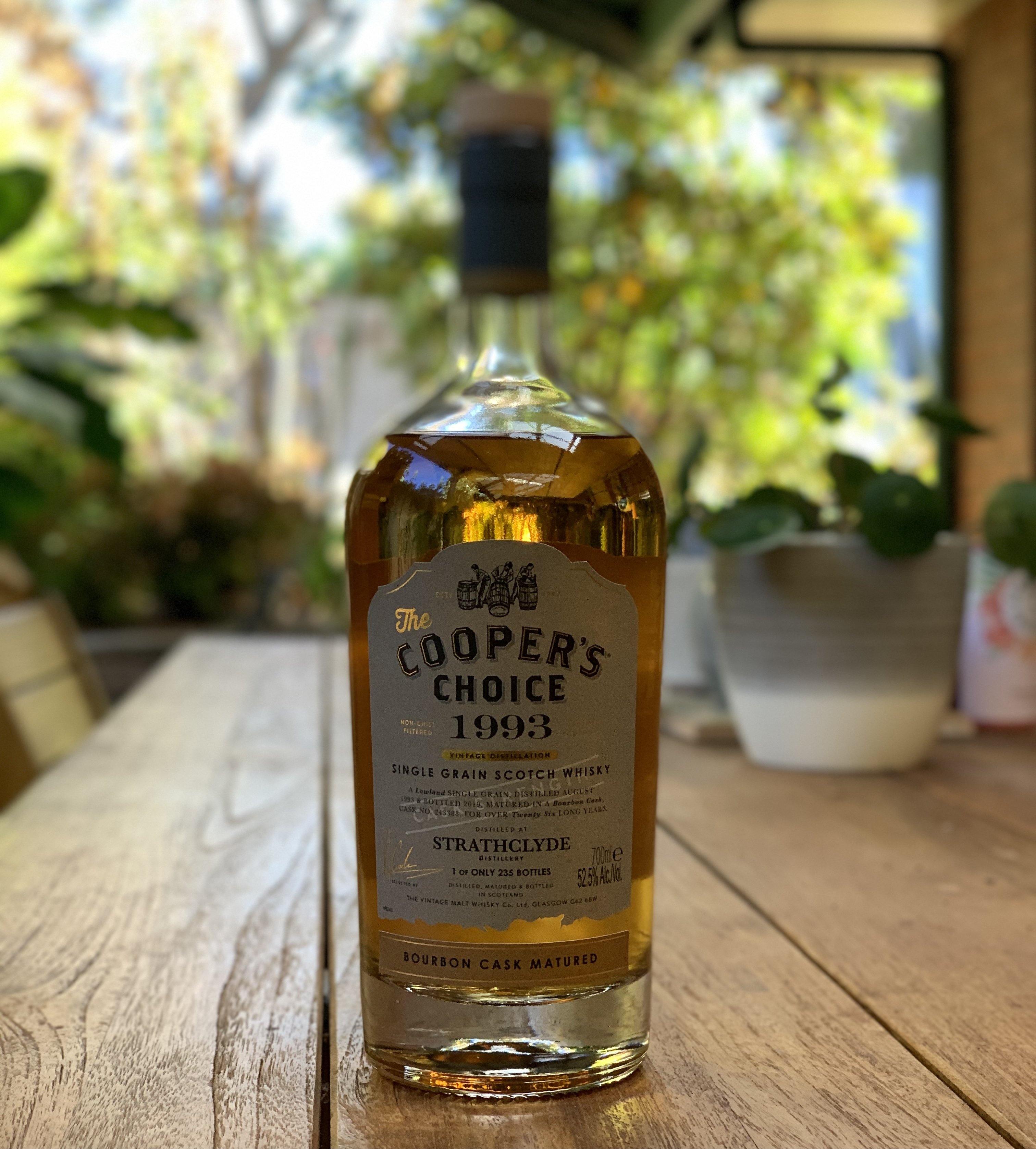 Simon tastes 'the Cooper's Choice' Strathclyde 1993 26 Year Old ...